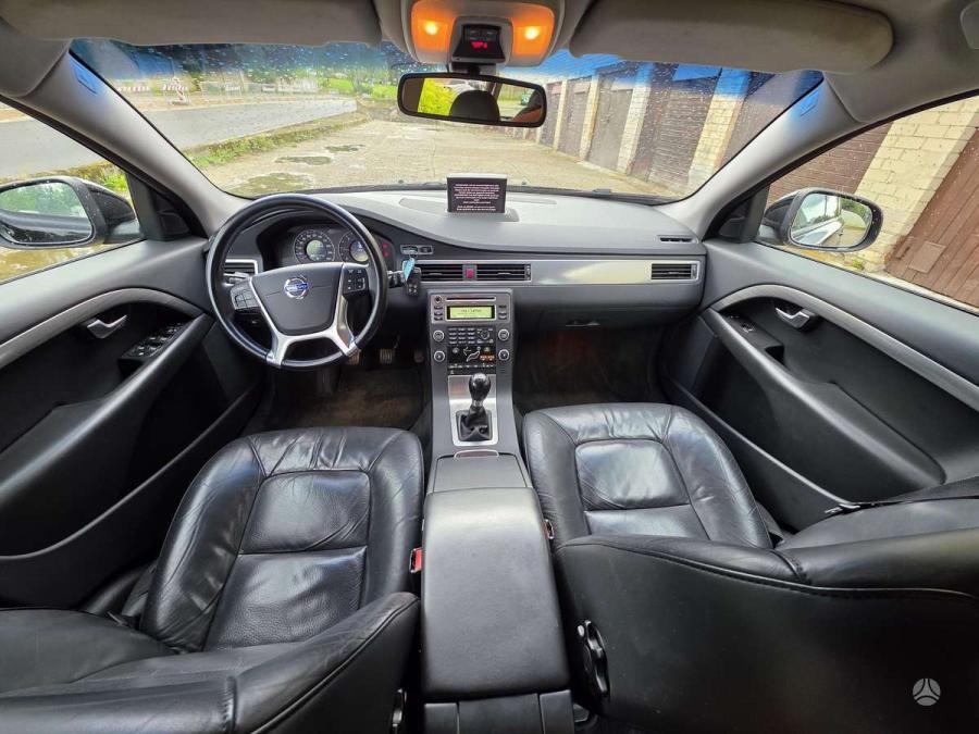 Black Volvo V70 2009 in Vilnius, with an engine capacity of 2.00 L and mileage of 269 thousand km for 3600 €, photo 15 on AUTOMOTO.COM.LV