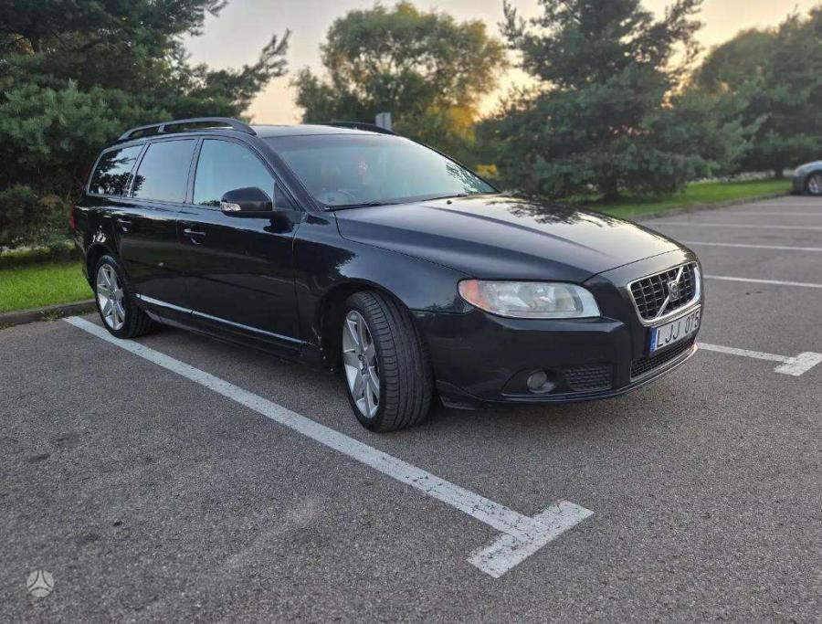 Melns Volvo V70 2009 Viļņa, ar dzinēja tilpumu 2.00 L un nobraukumu 460 tūkst. km par 3000 €, foto 3 vietnē AUTOMOTO.COM.LV