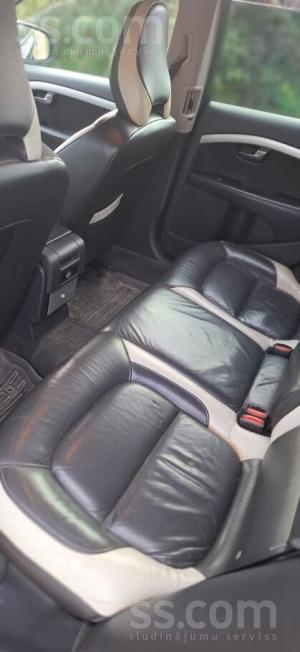 Black Volvo V70 2009 in Kuldiga, with an engine capacity of 2.00 L and mileage of 254 thousand km for 5200 €, photo 8 on AUTOMOTO.COM.LV