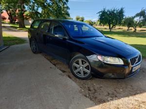 Black Volvo V70 2009 in Kuldiga, with an engine capacity of 2.40 L and mileage of 420 thousand km for 3200 €, photo 4 on AUTOMOTO.COM.LV