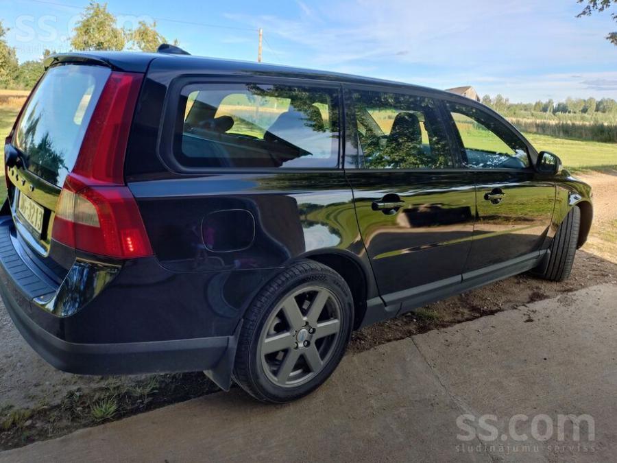 Black Volvo V70 2009 in Kuldiga, with an engine capacity of 2.40 L and mileage of 420 thousand km for 3200 €, photo 5 on AUTOMOTO.COM.LV