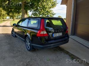 Black Volvo V70 2009 in Kuldiga, with an engine capacity of 2.40 L and mileage of 420 thousand km for 3200 €, photo 6 on AUTOMOTO.COM.LV