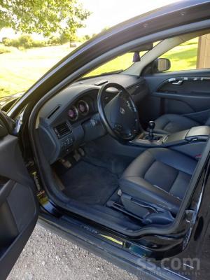 Black Volvo V70 2009 in Kuldiga, with an engine capacity of 2.40 L and mileage of 420 thousand km for 3200 €, photo 7 on AUTOMOTO.COM.LV