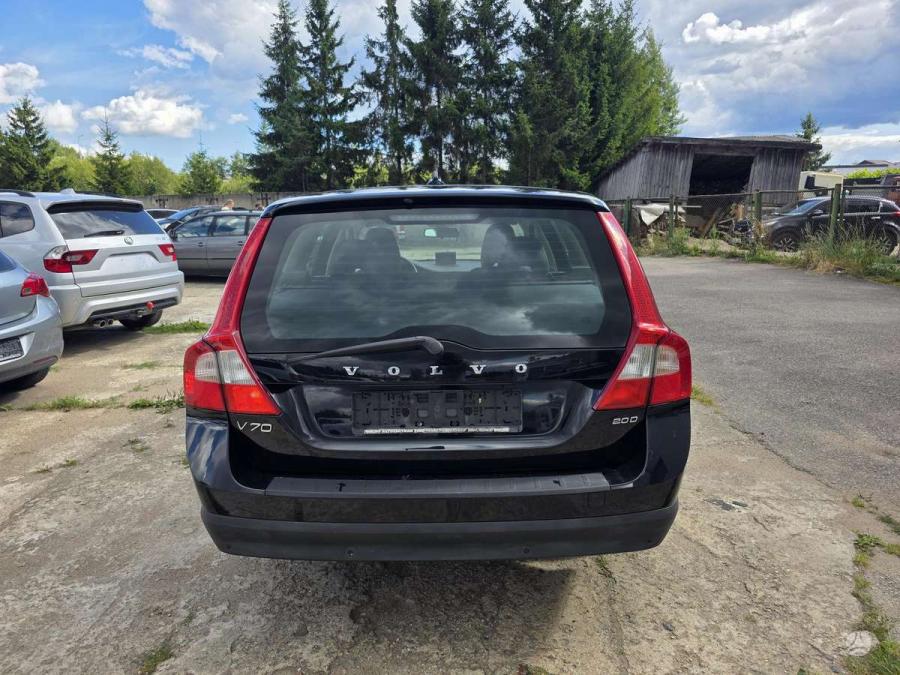 Melns Volvo V70 2009 Utena, ar dzinēja tilpumu 2.00 L un nobraukumu 242 tūkst. km par 2850 €, foto 8 vietnē AUTOMOTO.COM.LV