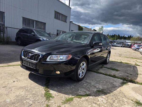 Melns Volvo V70 2009 Utena, ar dzinēja tilpumu 2.00 L un nobraukumu 242 tūkst. km par 2850 €, foto 10 vietnē AUTOMOTO.COM.LV