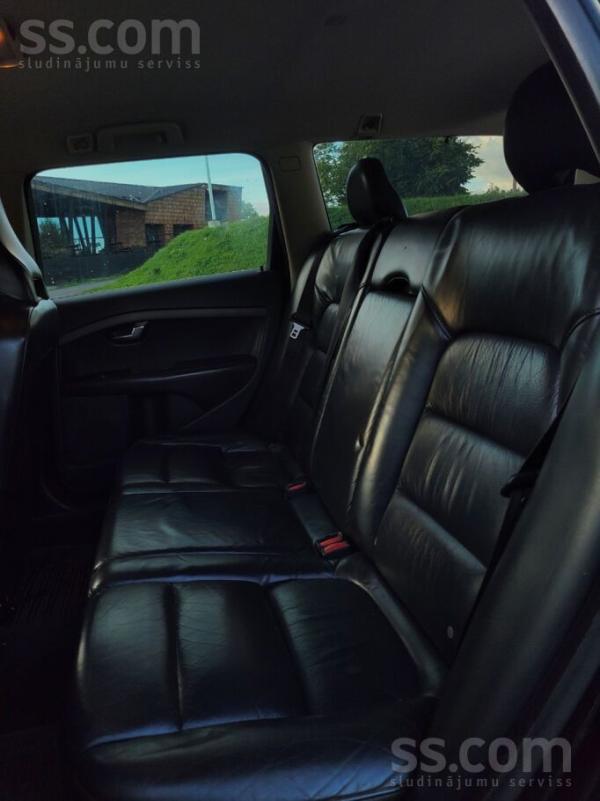 Melns Volvo V70 2009 Rīga, ar dzinēja tilpumu 2.40 L un nobraukumu 398 tūkst. km par 3500 €, foto 3 vietnē AUTOMOTO.COM.LV