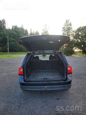 Black Volvo V70 2009 in Riga, with an engine capacity of 2.40 L and mileage of 398 thousand km for 3500 €, photo 6 on AUTOMOTO.COM.LV