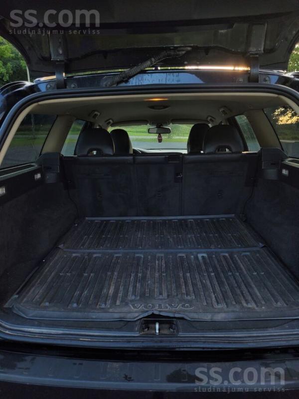 Melns Volvo V70 2009 Rīga, ar dzinēja tilpumu 2.40 L un nobraukumu 398 tūkst. km par 3500 €, foto 6 vietnē AUTOMOTO.COM.LV