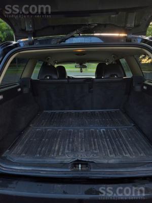 Black Volvo V70 2009 in Riga, with an engine capacity of 2.40 L and mileage of 398 thousand km for 3500 €, photo 7 on AUTOMOTO.COM.LV