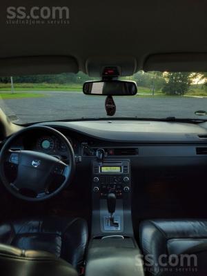 Black Volvo V70 2009 in Riga, with an engine capacity of 2.40 L and mileage of 398 thousand km for 3500 €, photo 9 on AUTOMOTO.COM.LV