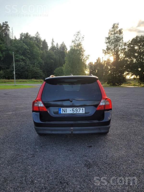 Melns Volvo V70 2009 Rīga, ar dzinēja tilpumu 2.40 L un nobraukumu 398 tūkst. km par 3500 €, foto 9 vietnē AUTOMOTO.COM.LV