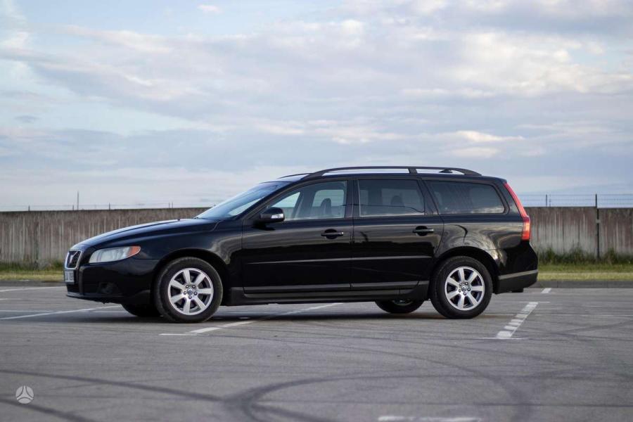 Melns Volvo V70 2009 Šauļi, ar dzinēja tilpumu 2.00 L un nobraukumu 345 tūkst. km par 3500 €, foto 6 vietnē AUTOMOTO.COM.LV