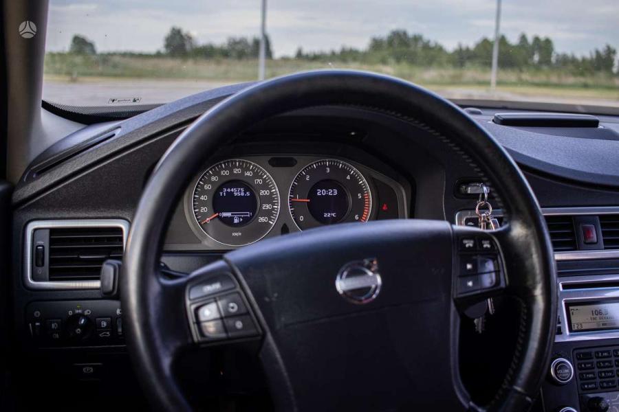 Melns Volvo V70 2009 Šauļi, ar dzinēja tilpumu 2.00 L un nobraukumu 345 tūkst. km par 3500 €, foto 9 vietnē AUTOMOTO.COM.LV