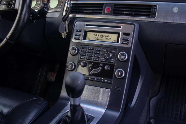 Melns Volvo V70 2009 Šauļi, ar dzinēja tilpumu 2.00 L un nobraukumu 345 tūkst. km par 3500 €, foto 9 vietnē AUTOMOTO.COM.LV
