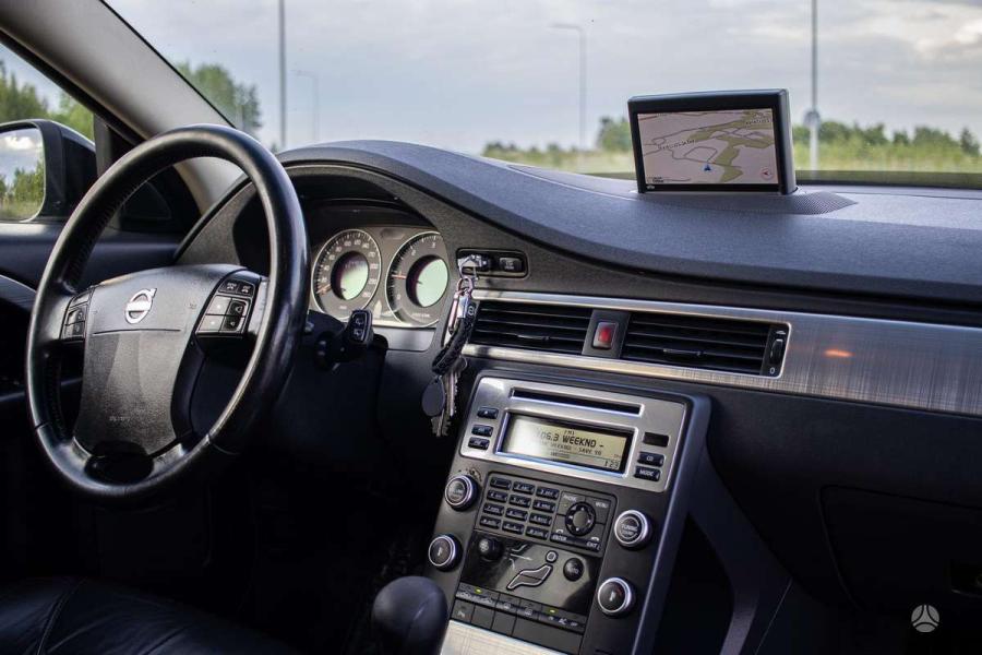 Melns Volvo V70 2009 Šauļi, ar dzinēja tilpumu 2.00 L un nobraukumu 345 tūkst. km par 3500 €, foto 11 vietnē AUTOMOTO.COM.LV