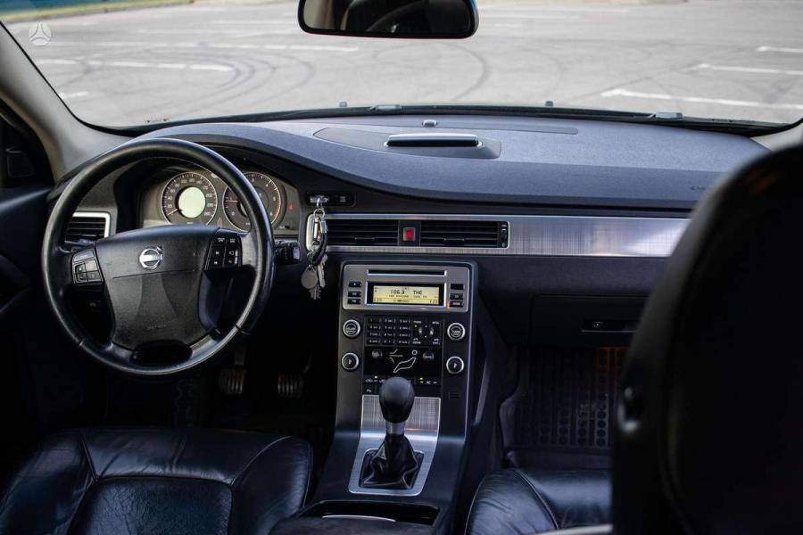 Melns Volvo V70 2009 Šauļi, ar dzinēja tilpumu 2.00 L un nobraukumu 345 tūkst. km par 3500 €, foto 12 vietnē AUTOMOTO.COM.LV
