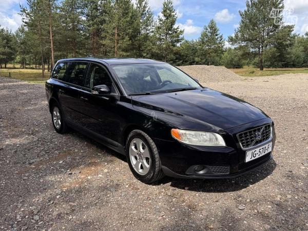Black Volvo V70 2009 in Jonava, with an engine capacity of 2.40 L and mileage of 392 thousand km for 3350 €, photo 3 on AUTOMOTO.COM.LV