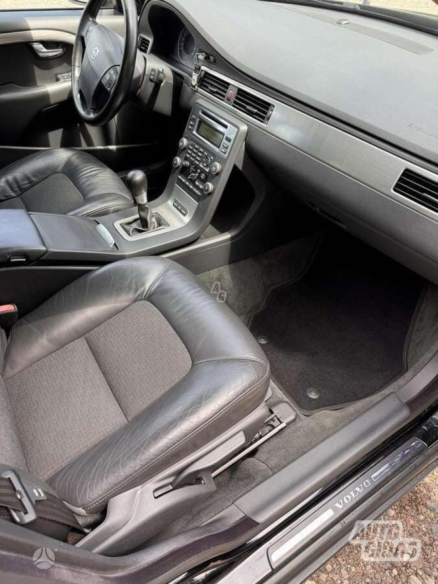 Melns Volvo V70 2009 Jonava, ar dzinēja tilpumu 2.40 L un nobraukumu 392 tūkst. km par 3350 €, foto 13 vietnē AUTOMOTO.COM.LV