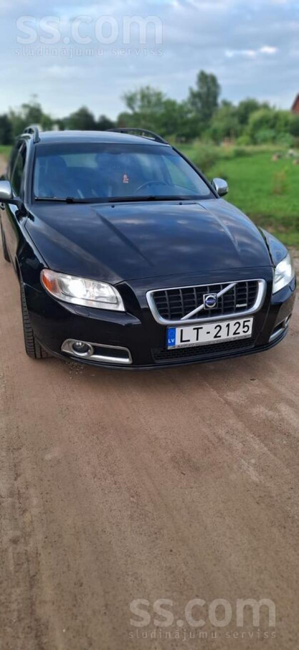 Black Volvo V70 2009 in Kuldiga, with an engine capacity of 2.00 L and mileage of 254 thousand km for 4900 €, photo 1 on AUTOMOTO.COM.LV