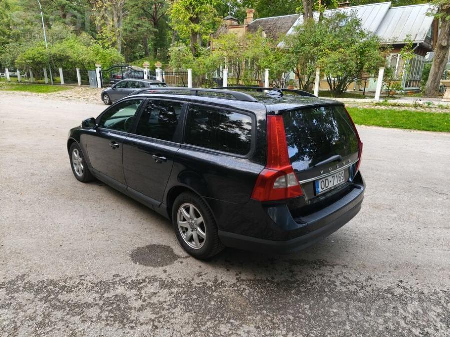 Black Volvo V70 2009 in Jurmala, with an engine capacity of 2.00 L and mileage of 332 thousand km for 1800 €, photo 3 on AUTOMOTO.COM.LV