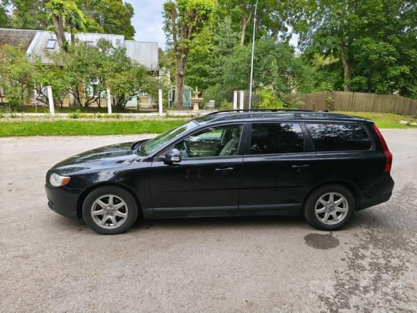 Black Volvo V70 2009 in Jurmala, with an engine capacity of 2.00 L and mileage of 332 thousand km for 1800 €, photo 5 on AUTOMOTO.COM.LV