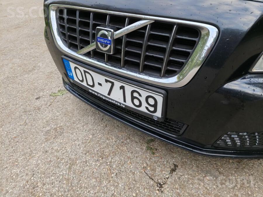 Black Volvo V70 2009 in Jurmala, with an engine capacity of 2.00 L and mileage of 332 thousand km for 1800 €, photo 7 on AUTOMOTO.COM.LV