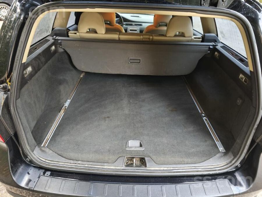 Black Volvo V70 2009 in Jurmala, with an engine capacity of 2.00 L and mileage of 332 thousand km for 1800 €, photo 8 on AUTOMOTO.COM.LV