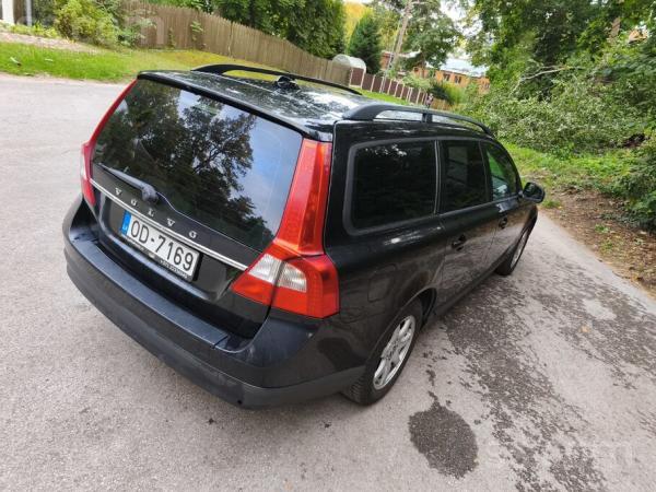 Black Volvo V70 2009 in Jurmala, with an engine capacity of 2.00 L and mileage of 332 thousand km for 1800 €, photo 8 on AUTOMOTO.COM.LV
