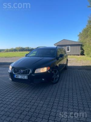 Black Volvo V70 2009 in Tukums, with an engine capacity of 2.40 L and mileage of 0 thousand km for 2600 €, photo  on AUTOMOTO.COM.LV