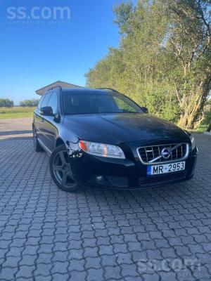 Black Volvo V70 2009 in Tukums, with an engine capacity of 2.40 L and mileage of 0 thousand km for 2600 €, photo 5 on AUTOMOTO.COM.LV