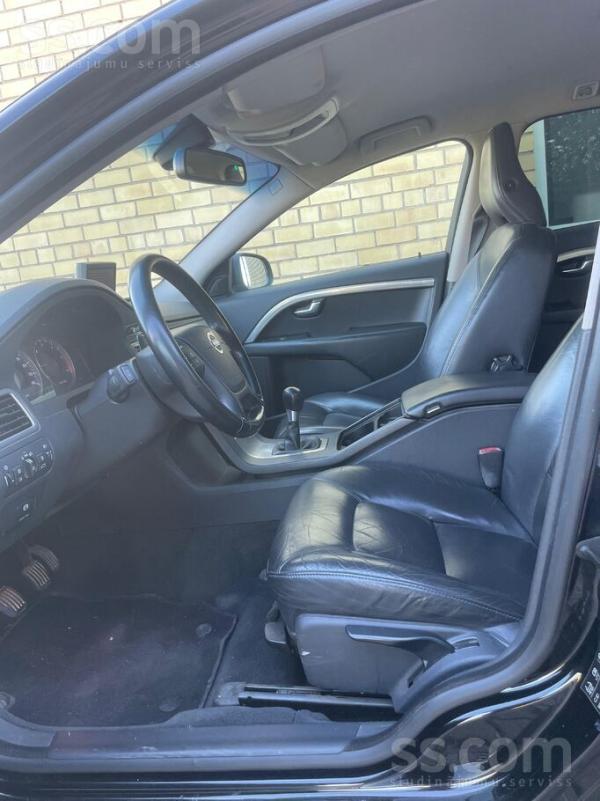 Black Volvo V70 2009 in Tukums, with an engine capacity of 2.40 L and mileage of 0 thousand km for 2600 €, photo 8 on AUTOMOTO.COM.LV