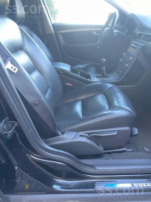 Black Volvo V70 2009 in Tukums, with an engine capacity of 2.40 L and mileage of 0 thousand km for 2600 €, photo 9 on AUTOMOTO.COM.LV