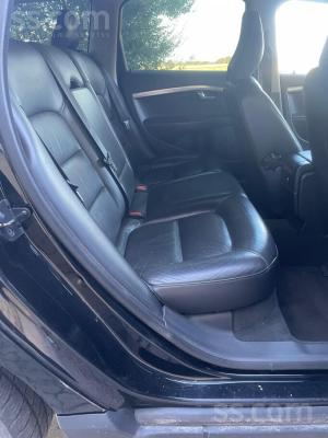 Black Volvo V70 2009 in Tukums, with an engine capacity of 2.40 L and mileage of 0 thousand km for 2600 €, photo 11 on AUTOMOTO.COM.LV