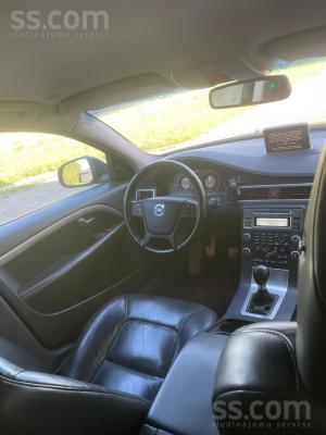 Black Volvo V70 2009 in Tukums, with an engine capacity of 2.40 L and mileage of 0 thousand km for 2600 €, photo 12 on AUTOMOTO.COM.LV
