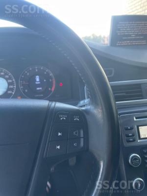 Black Volvo V70 2009 in Tukums, with an engine capacity of 2.40 L and mileage of 0 thousand km for 2600 €, photo 16 on AUTOMOTO.COM.LV