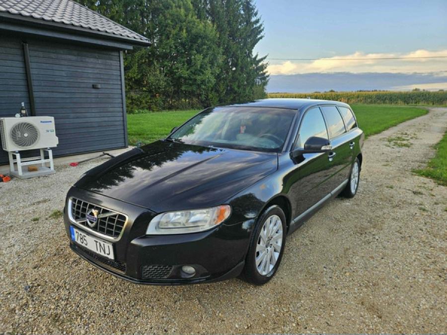 Black Volvo V70 2009 in Jogeva, with an engine capacity of 2.00 L and mileage of 440 thousand km for 2500 €, photo 3 on AUTOMOTO.COM.LV