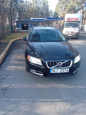 Volvo V70 2009 Rīga vietnē Melns Volvo V70 2009 Rīga, ar dzinēja tilpumu 2.40 L un nobraukumu 360 tūkst. km par 3900 €, foto 1 vietnē AUTOMOTO.COM.LV