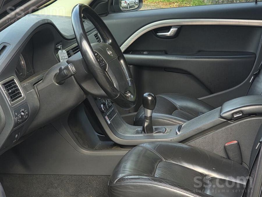 Melns Volvo V70 2009 Liepāja, ar dzinēja tilpumu 2.40 L un nobraukumu 317 tūkst. km par 3450 €, foto 9 vietnē AUTOMOTO.COM.LV