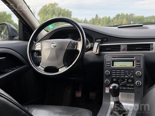Вольво В70 2009 в Лиепая на AUTOMOTO.COM.LV Черный Вольво В70 2009 в Лиепая, объемом двигателя 2.40 л и пробегом 317 тыс. км за 3450 €, фото 11 на AUTOMOTO.COM.LV