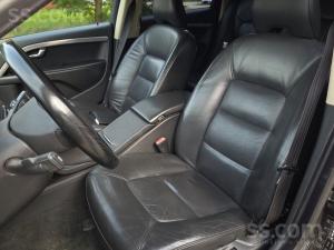 Melns Volvo V70 2009 Liepāja, ar dzinēja tilpumu 2.40 L un nobraukumu 317 tūkst. km par 3450 €, foto 16 vietnē AUTOMOTO.COM.LV