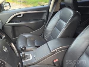 Melns Volvo V70 2009 Liepāja, ar dzinēja tilpumu 2.40 L un nobraukumu 317 tūkst. km par 3450 €, foto 17 vietnē AUTOMOTO.COM.LV