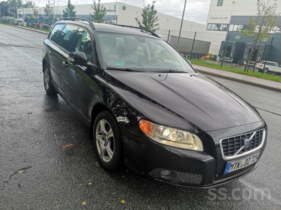 Black Volvo V70 2009 in Riga, with an engine capacity of 2.40 L and mileage of 0 thousand km for 3490 €, photo 1 on AUTOMOTO.COM.LV