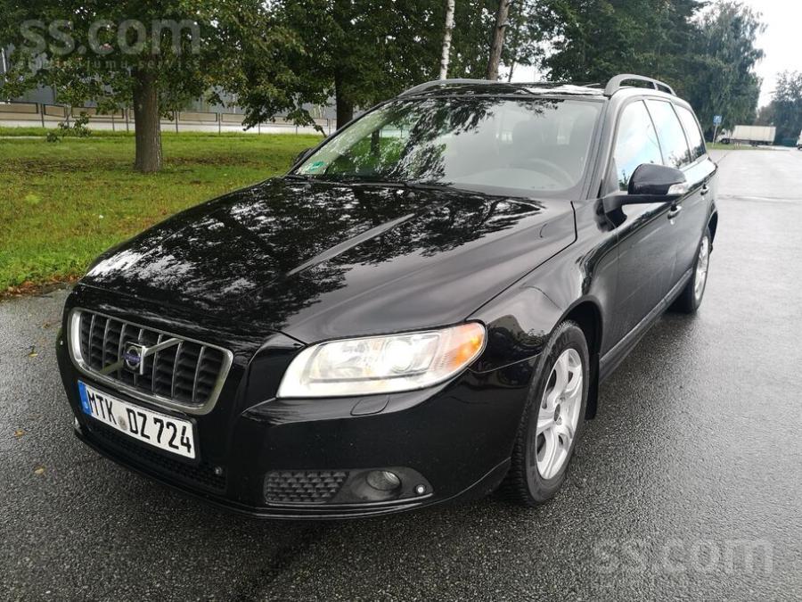 Black Volvo V70 2009 in Riga, with an engine capacity of 2.40 L and mileage of 0 thousand km for 3490 €, photo 4 on AUTOMOTO.COM.LV