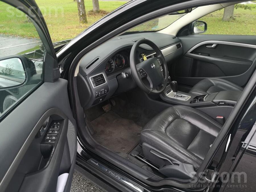 Black Volvo V70 2009 in Riga, with an engine capacity of 2.40 L and mileage of 0 thousand km for 3490 €, photo 11 on AUTOMOTO.COM.LV