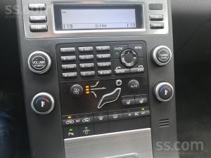 Black Volvo V70 2009 in Riga, with an engine capacity of 2.40 L and mileage of 0 thousand km for 3490 €, photo 20 on AUTOMOTO.COM.LV