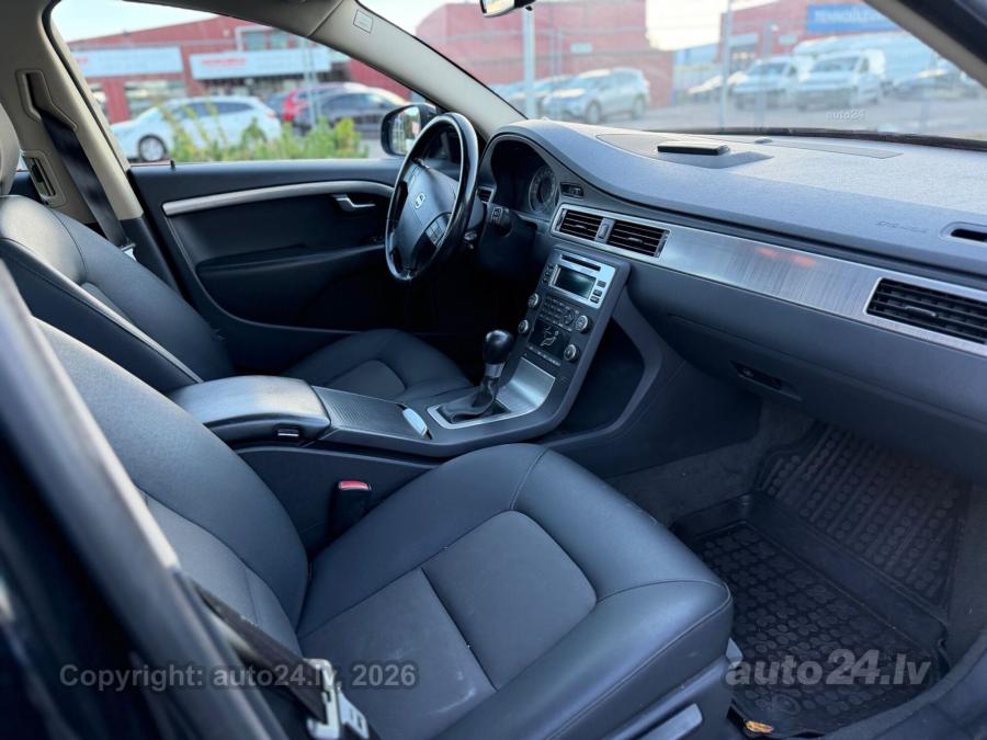 Черный Вольво В70 2009 в Таллин, объемом двигателя 2.00 л и пробегом 350 тыс. км за 3390 €, фото 7 на AUTOMOTO.COM.LV