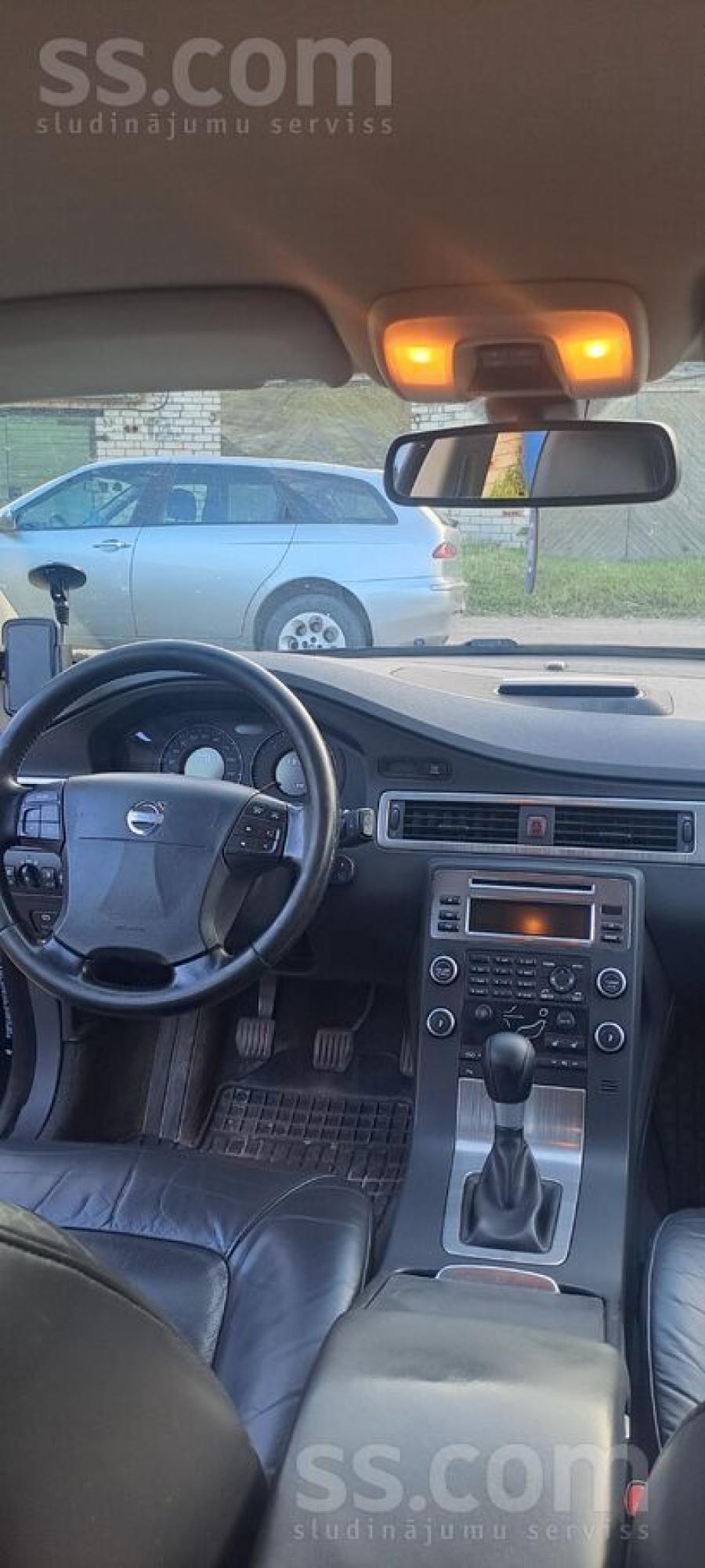 Black Volvo V70 2009 in Dobele, with an engine capacity of 2.00 L and mileage of 485 thousand km for 3650 €, photo 7 on AUTOMOTO.COM.LV