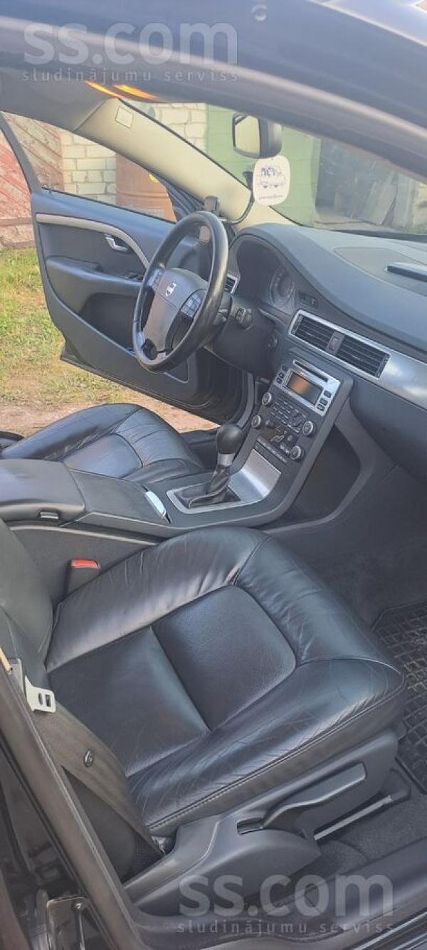 Black Volvo V70 2009 in Dobele, with an engine capacity of 2.00 L and mileage of 485 thousand km for 3650 €, photo 9 on AUTOMOTO.COM.LV
