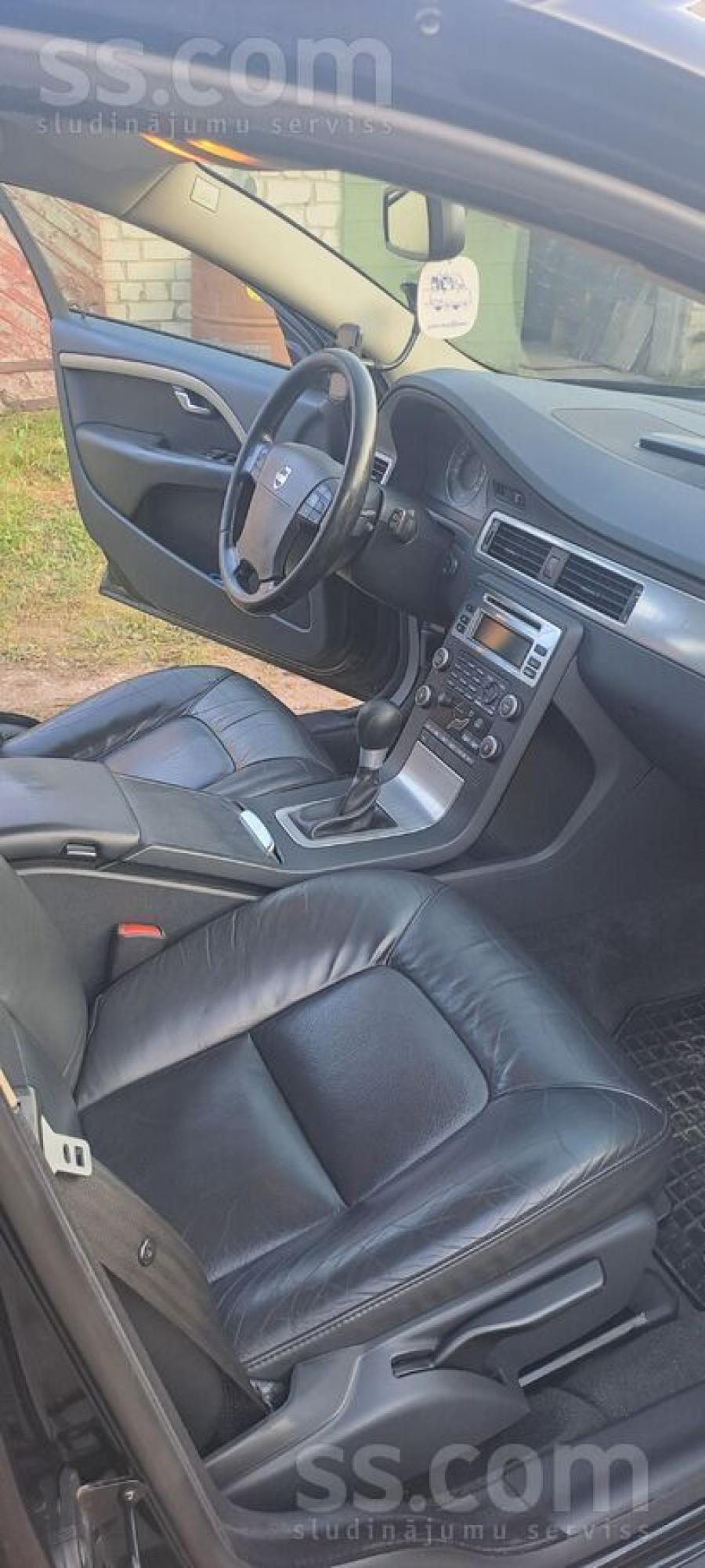 Black Volvo V70 2009 in Dobele, with an engine capacity of 2.00 L and mileage of 485 thousand km for 3650 €, photo 9 on AUTOMOTO.COM.LV