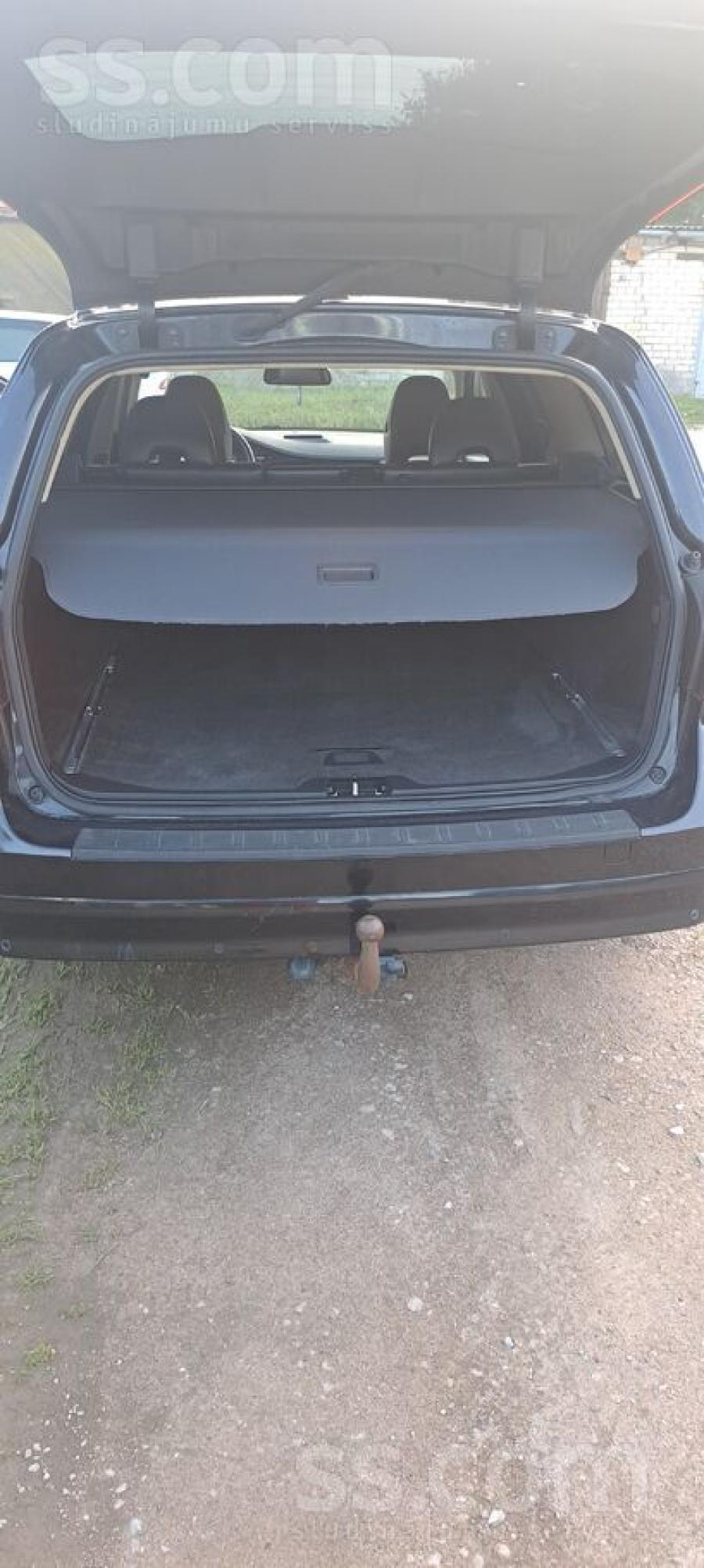 Black Volvo V70 2009 in Dobele, with an engine capacity of 2.00 L and mileage of 485 thousand km for 3650 €, photo 11 on AUTOMOTO.COM.LV
